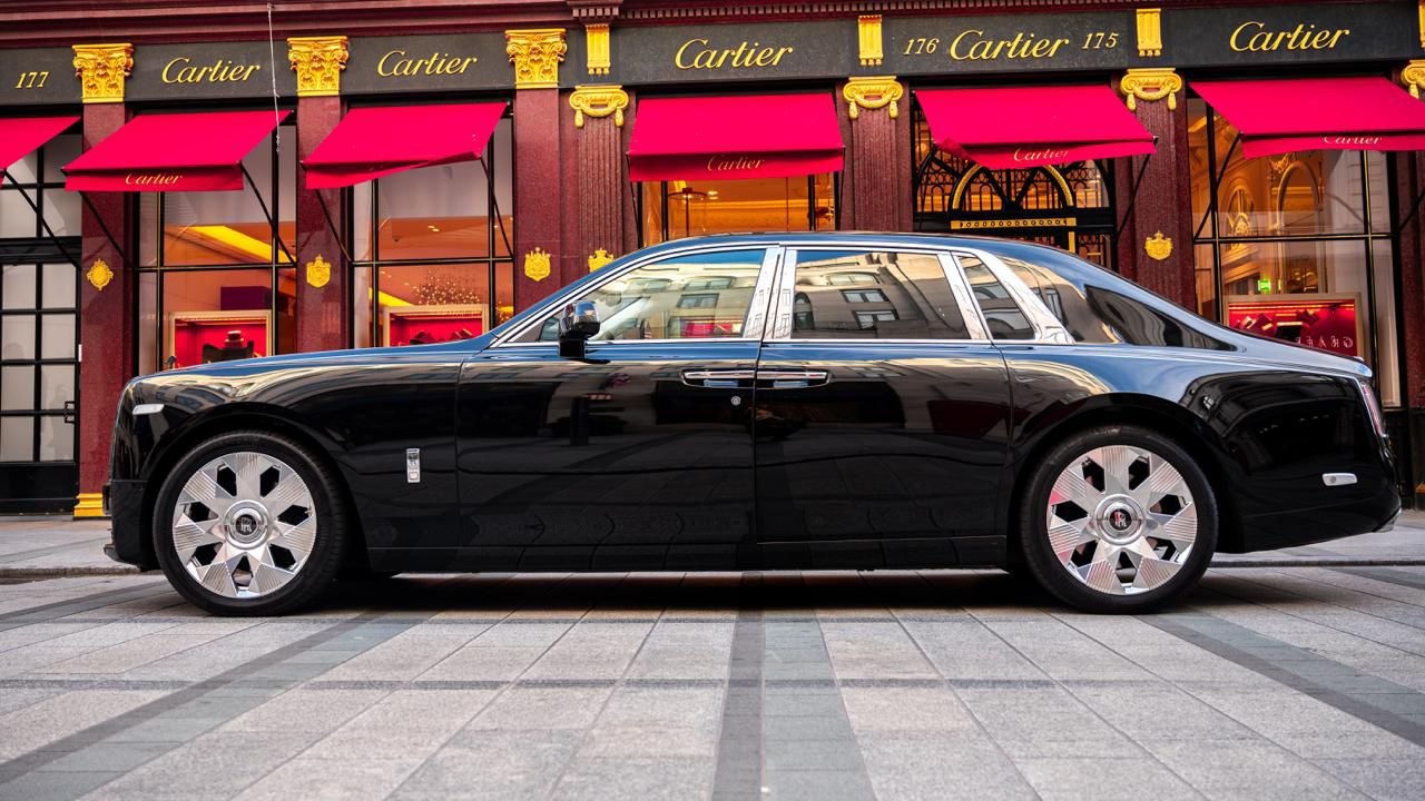 Benefits of Hiring Luxury Chauffeur Cars in London
